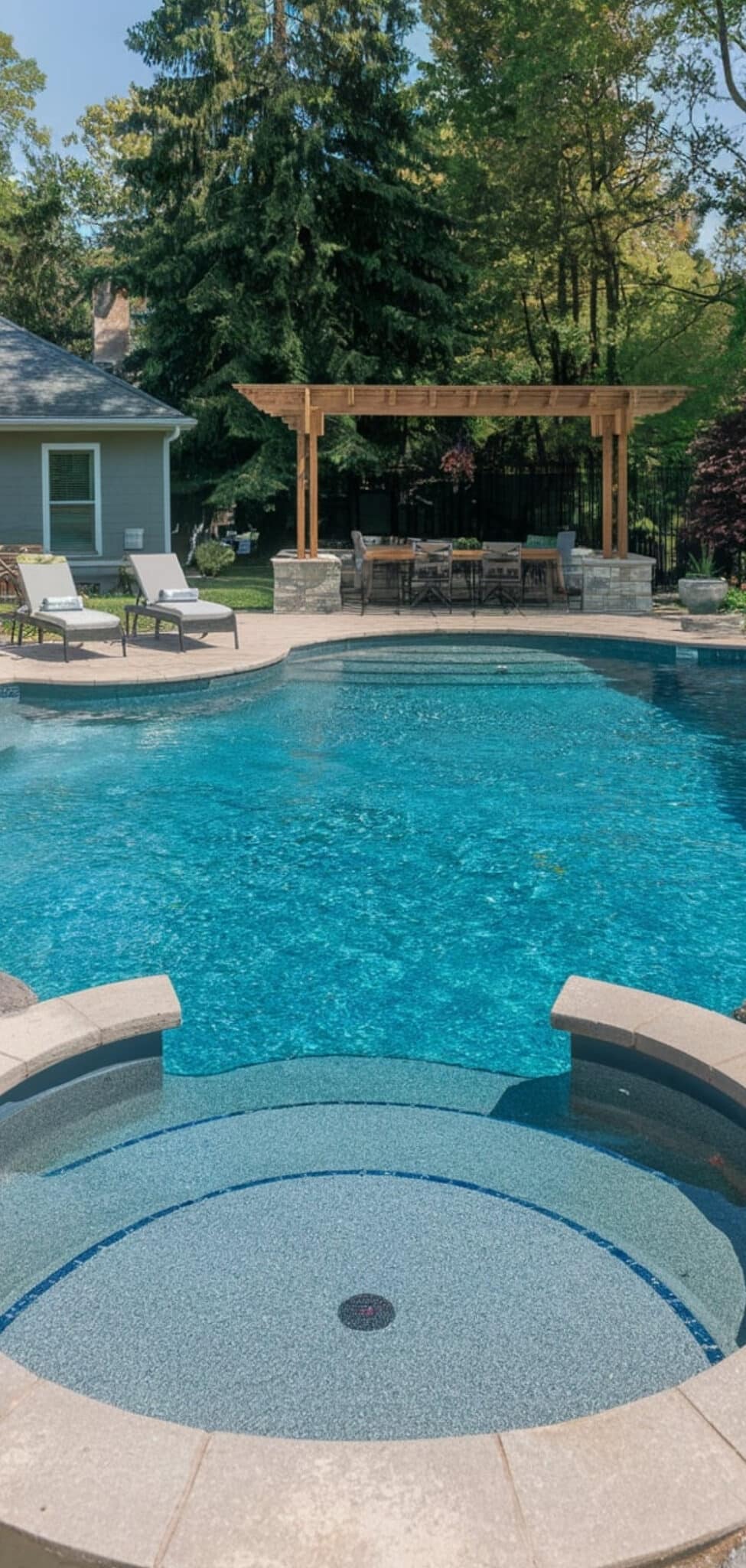 13 Breathtaking Backyards With Pools Ideas - The Mega Mom