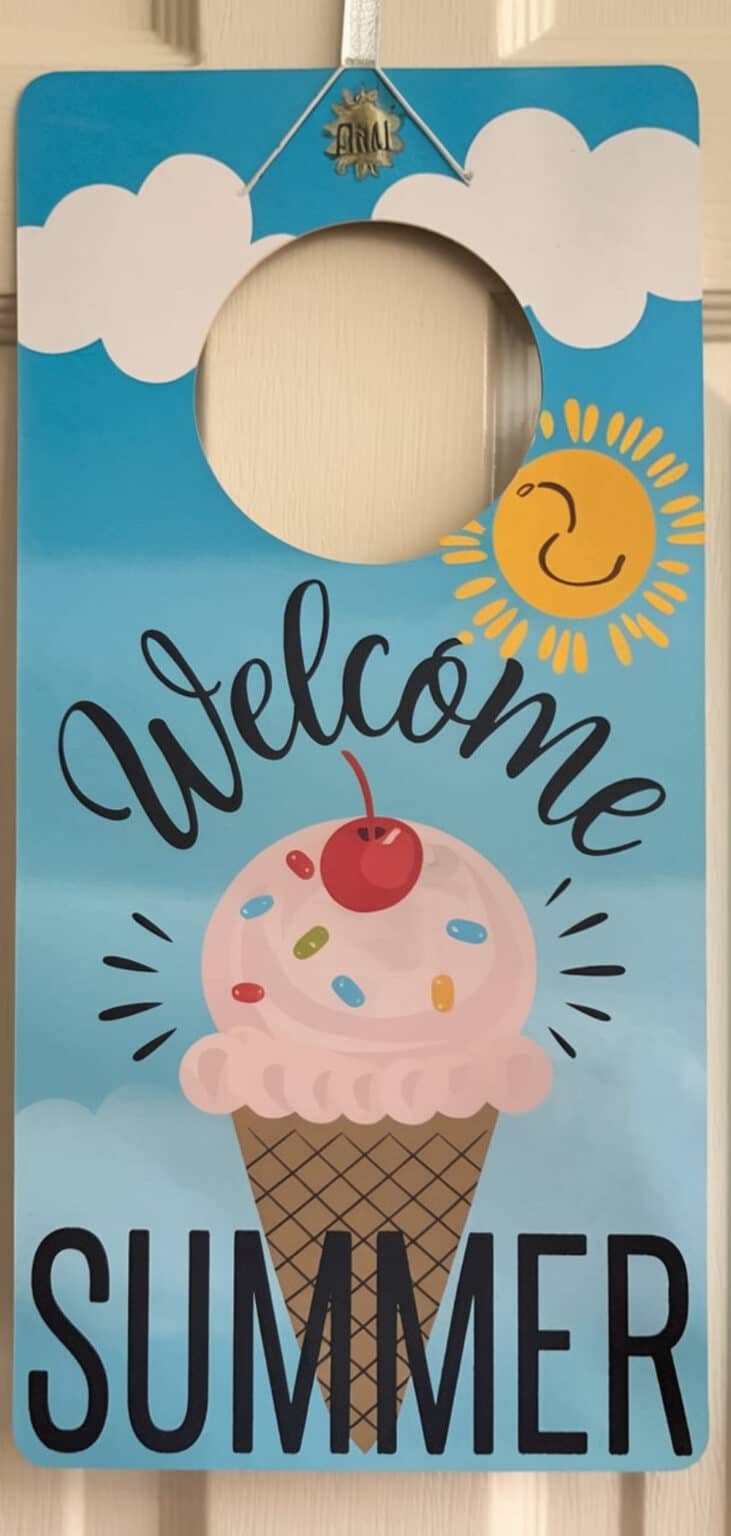 16 Creative Welcome Summer Door Hangers Ideas - The Mega Mom