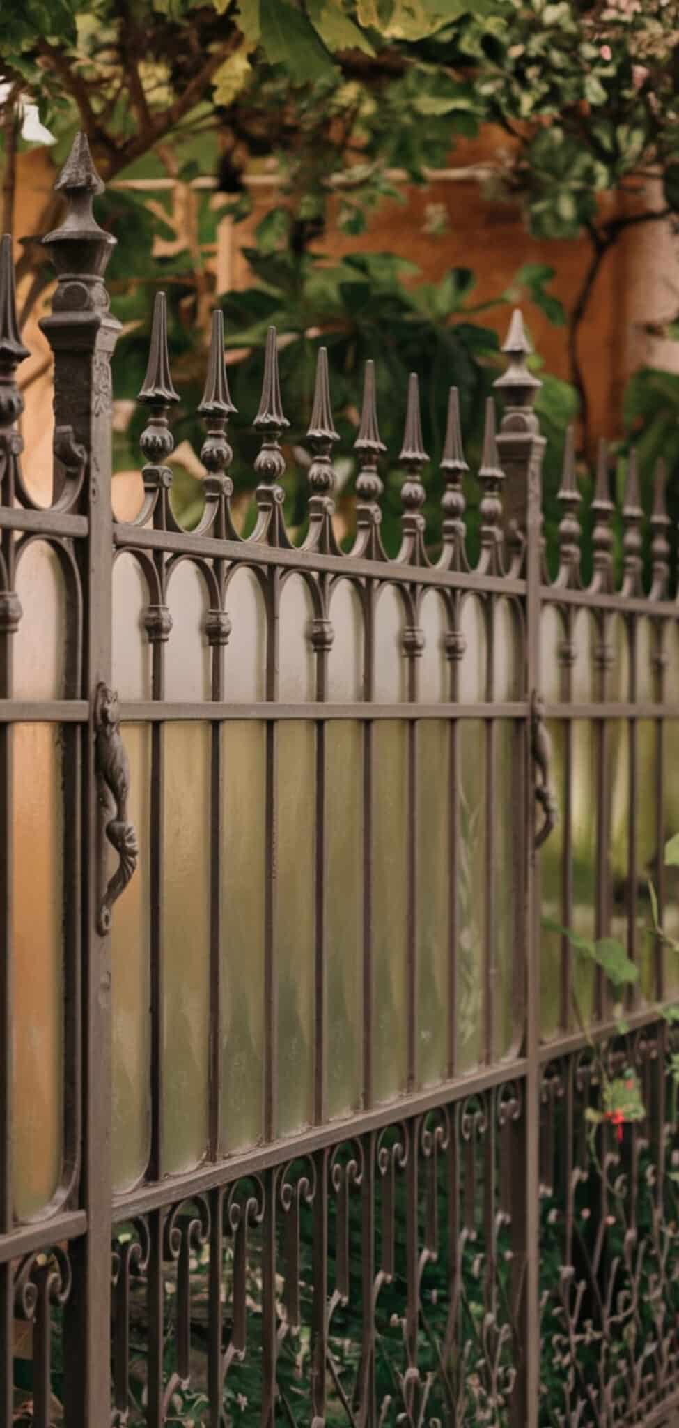 16 Useful Privacy Metal Fence Ideas - The Mega Mom