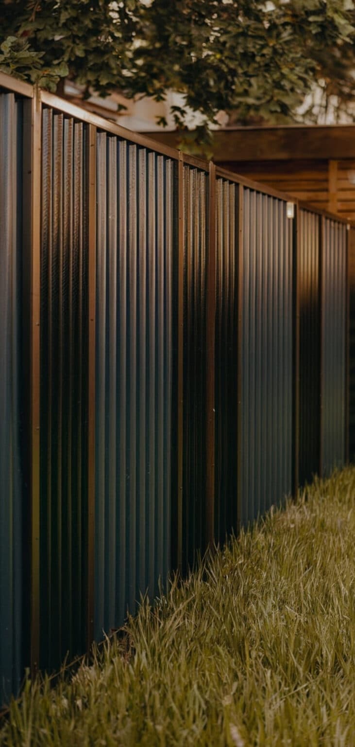 16 Useful Privacy Metal Fence Ideas - The Mega Mom