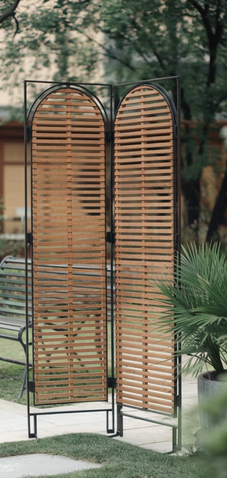 10+ Stylish Moveable Privacy Screen Outdoor Ideas - The Mega Mom