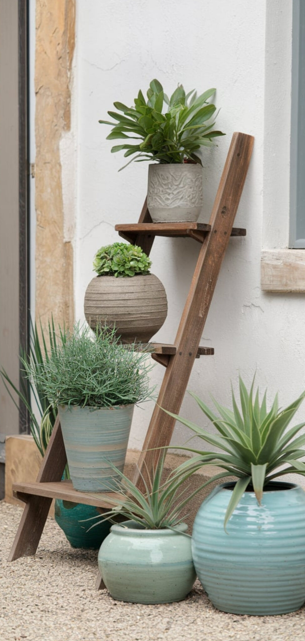 17 Stylish & Simple Small Front Yard Landscaping Ideas - The Mega Mom