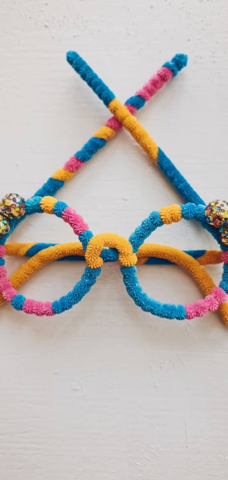 16 Creative Pipe Cleaner Crafts for Kids - The Mega Mom