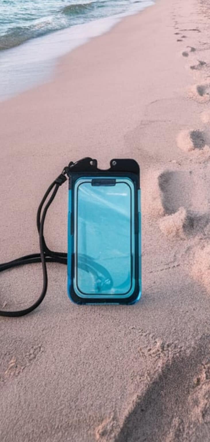 15 Easy Beach Day Essentials Packing List - The Mega Mom