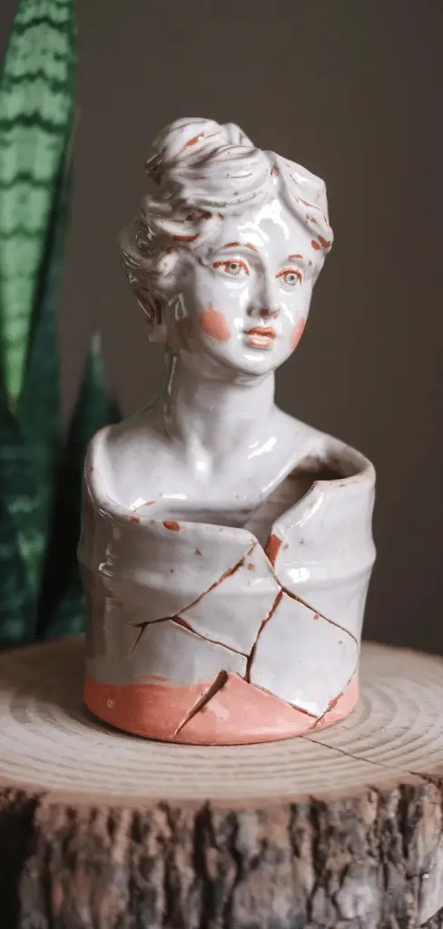 13 Creative Ceramic Pinch Pot Ideas - The Mega Mom