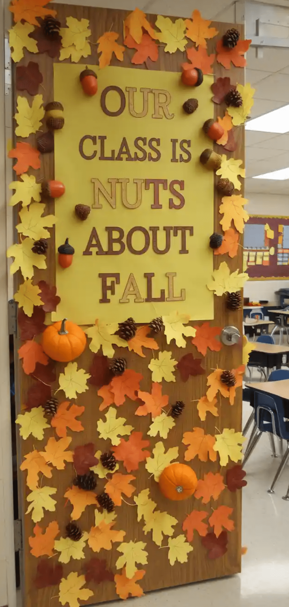 14 Stunning Fall Door Decoration Ideas to The Classroom - The Mega Mom