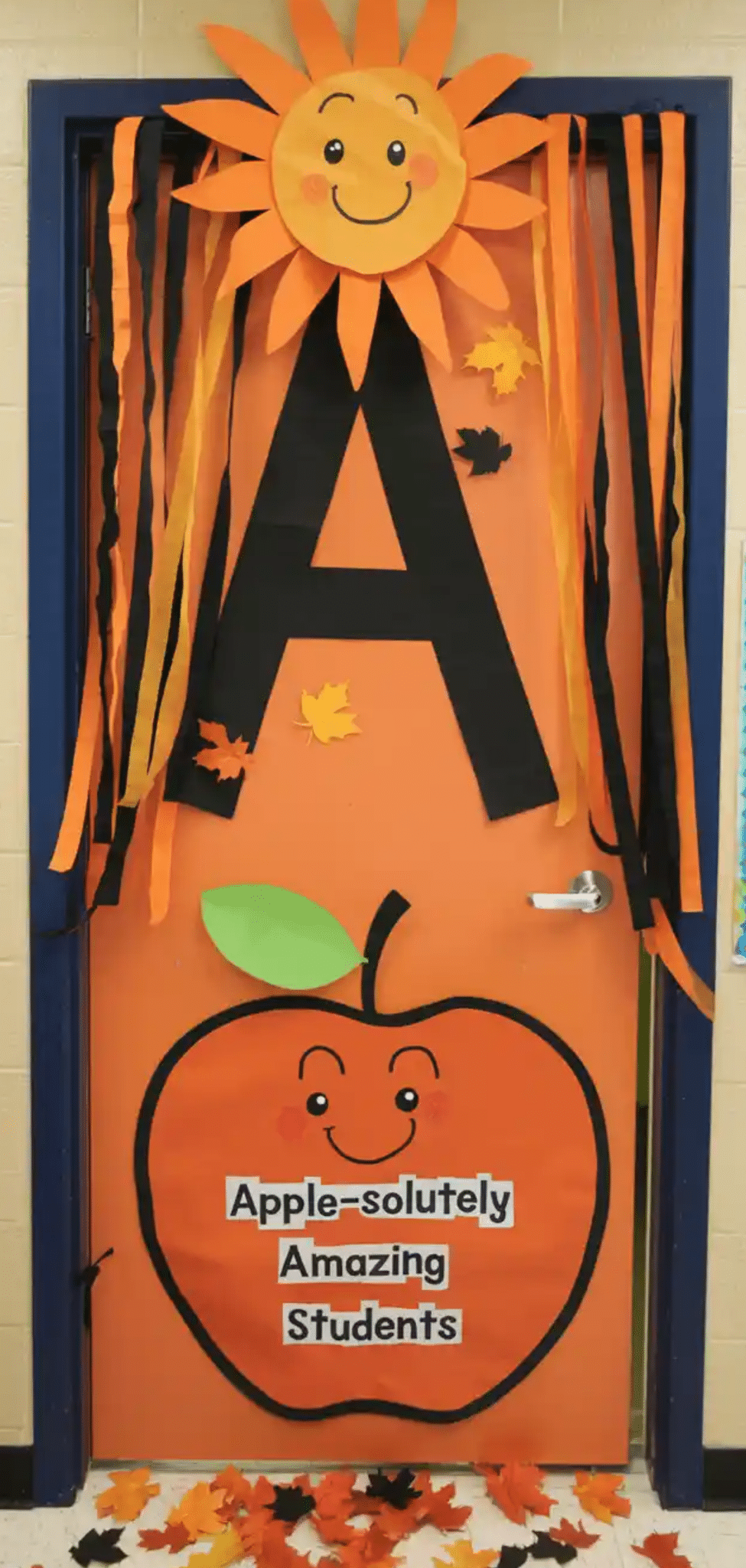 14 Stunning Fall Door Decoration Ideas to The Classroom - The Mega Mom