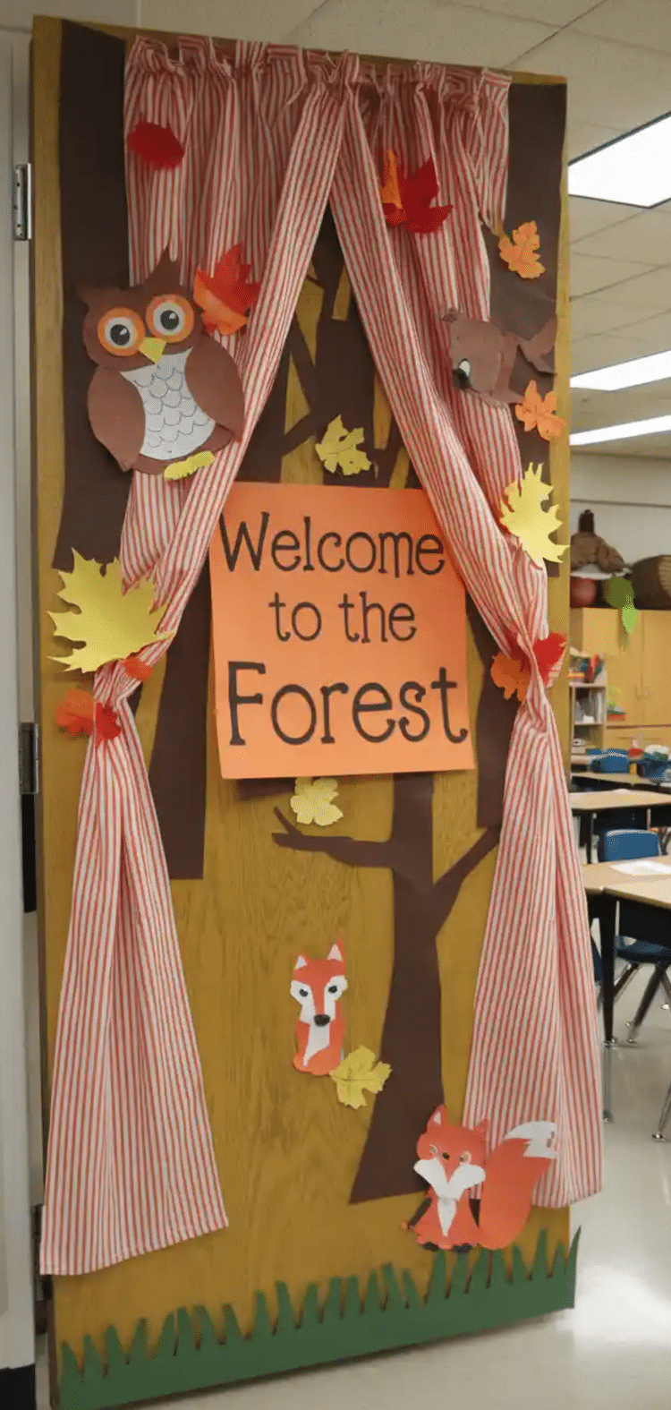 14 Stunning Fall Door Decoration Ideas to The Classroom - The Mega Mom