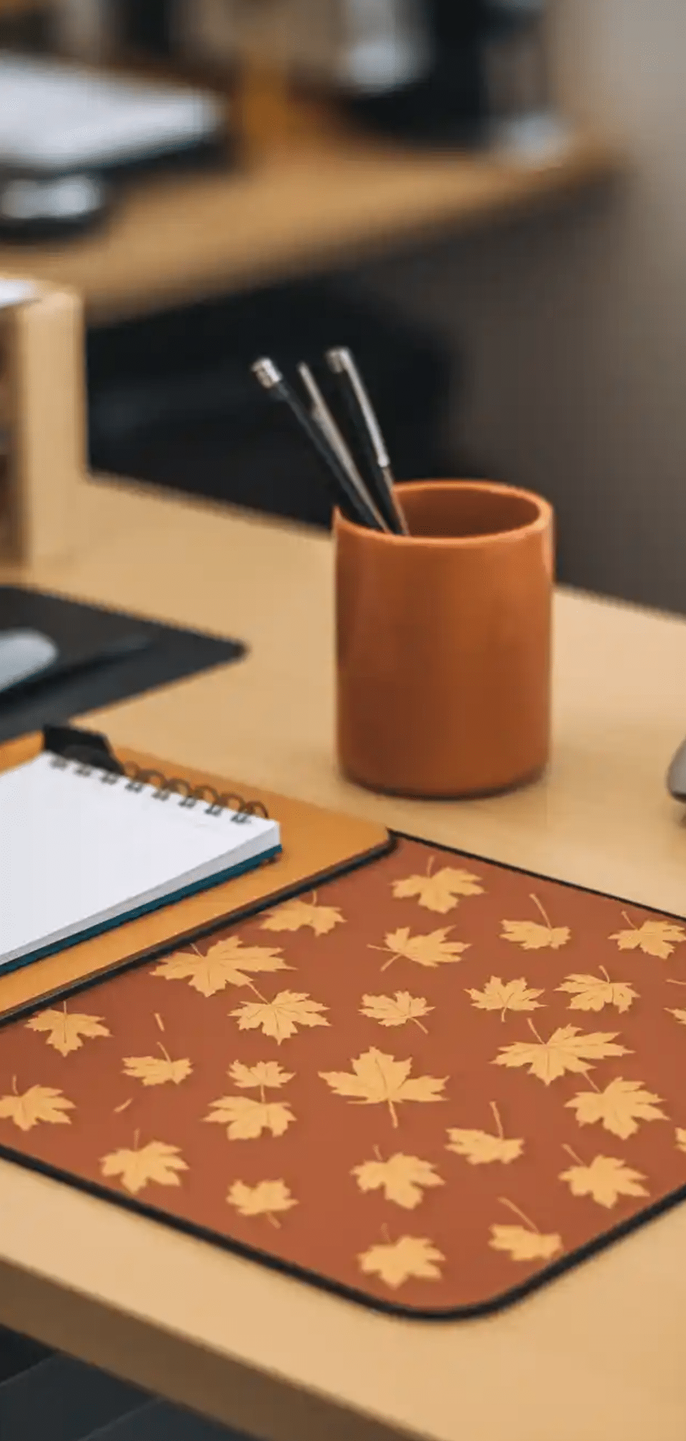15 Brilliant Fall Office Decor Ideas for Your Desk at Work - The Mega Mom