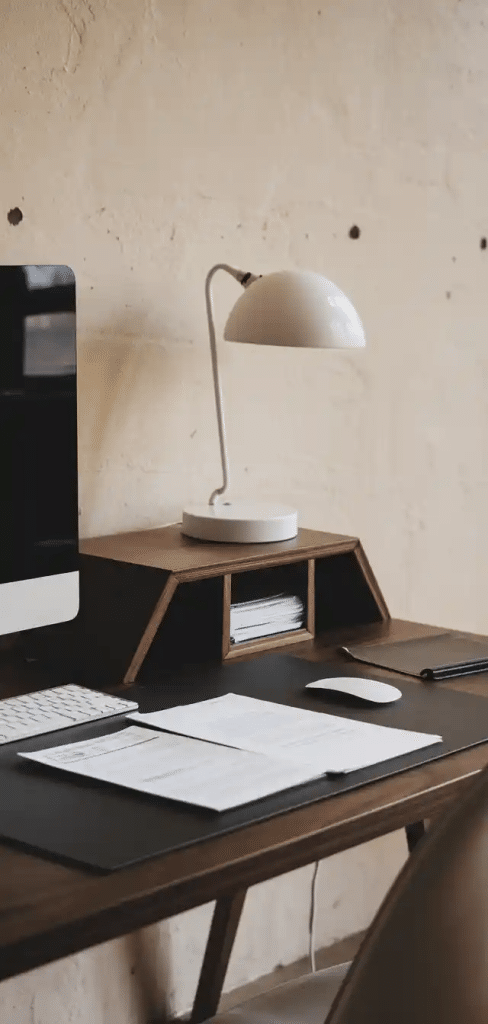 16 Beautiful Desk Setup Ideas - The Mega Mom
