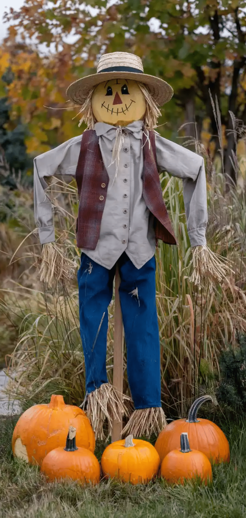 15 Stunning Wooden Scarecrows for Fall Decor - The Mega Mom